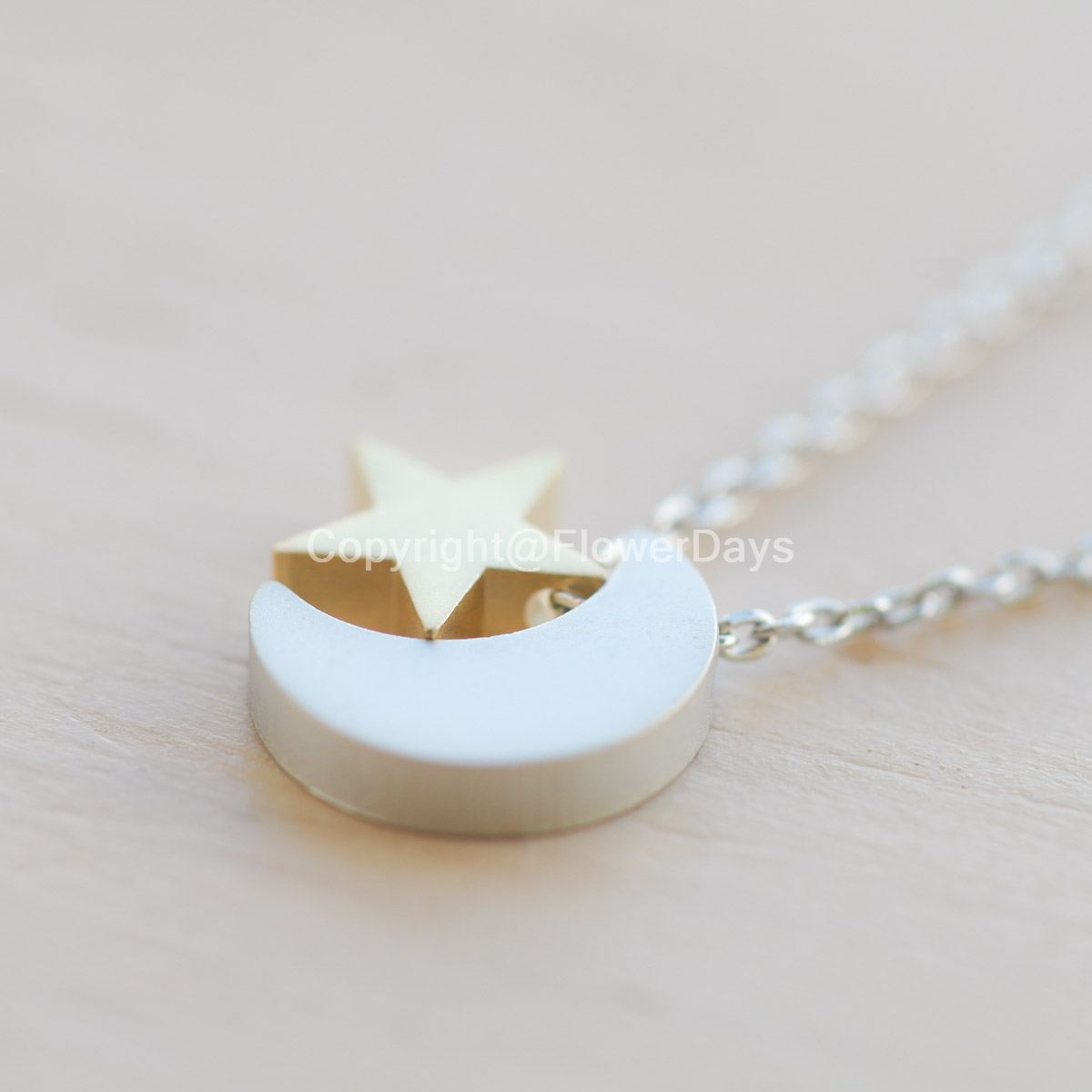 Crescent Moon And Star Silver Chain Necklace on Luulla