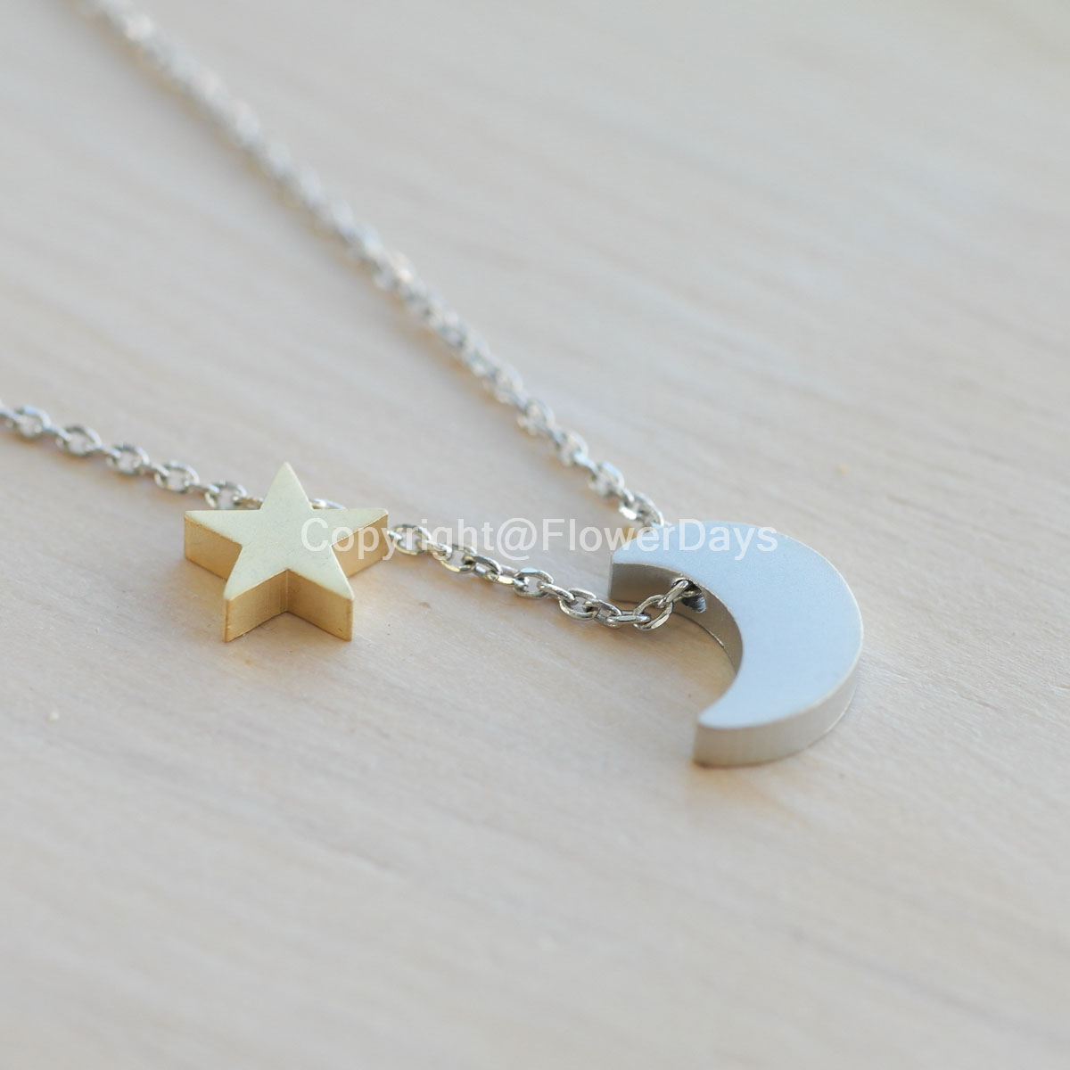 Crescent Moon And Star Silver Chain Necklace on Luulla