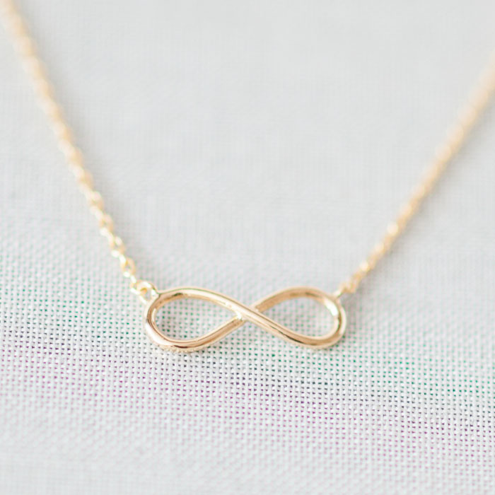 Simple Tiny Infinity Necklace on Luulla